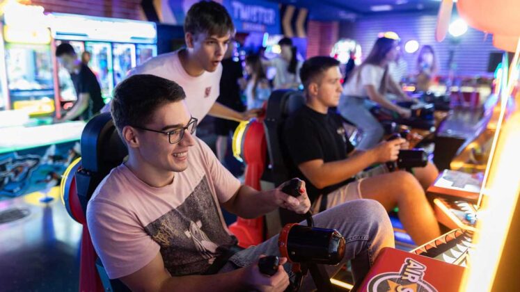 Twister Mall Concept: A New Entertainment Experience